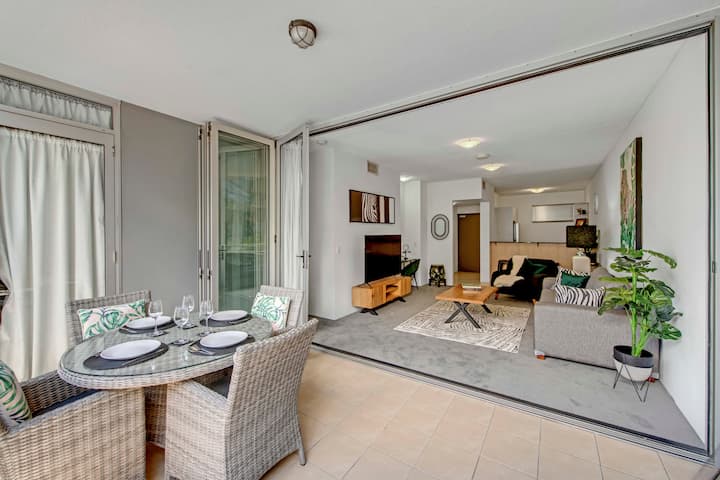 Wild Luxe Beach Front Escape- 1 Min Walk Southbank - Brisbane