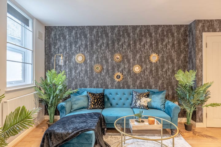 Central Windsor 1br Gem - Slough