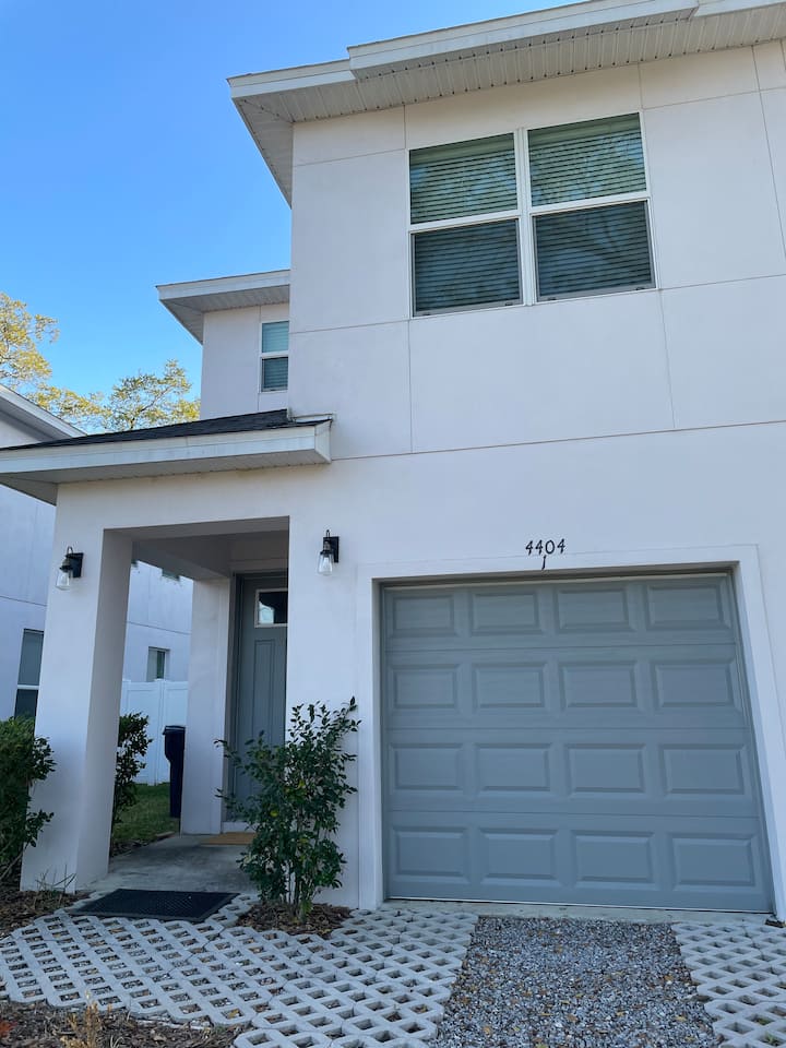 Prime Location Midtown Home - Tampa, FL