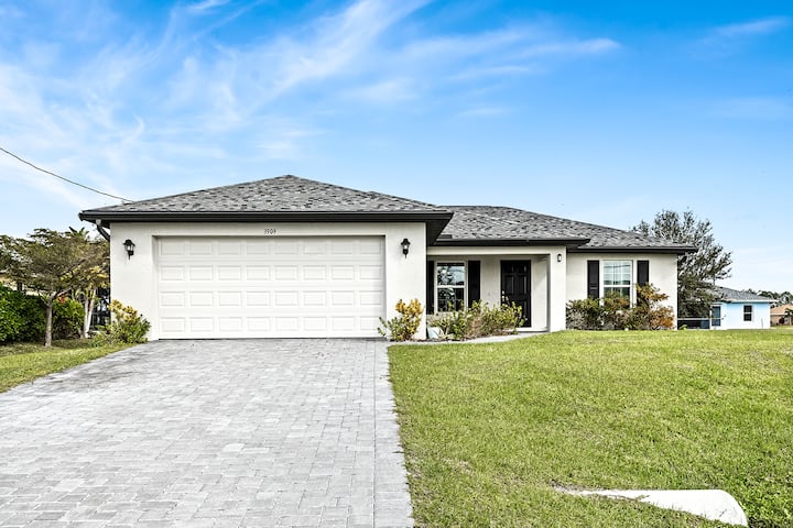 Family Friendly Home - Cape Coral, FL