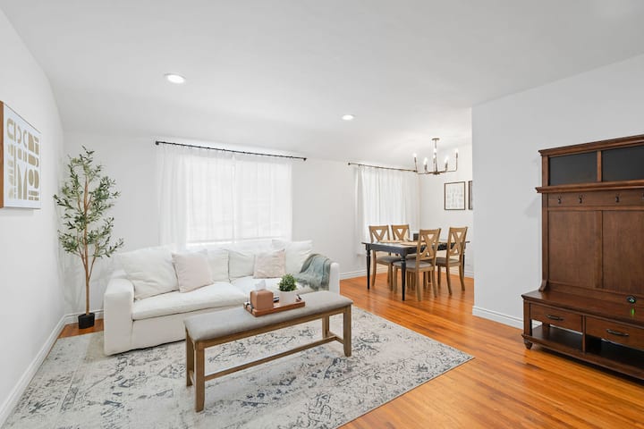 Homey 2 Bed *Universal Studios* - Burbank, CA