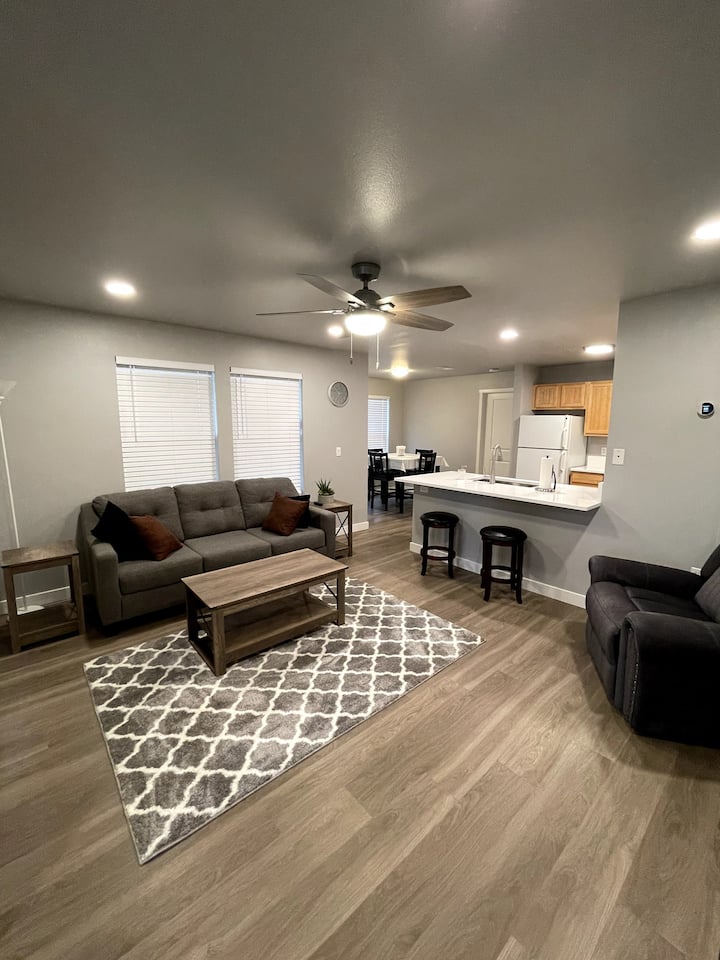 Renovated And Comfortable-south Meridian Home - Meridian, ID