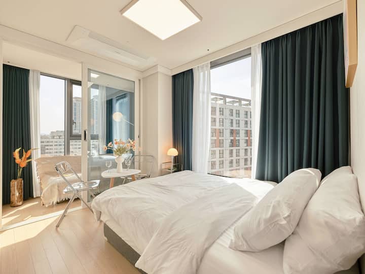 *4명*호텔침구*리셉션*깔끔한숙소*지하철3분*넷플릭스*와이파이*ddp인접 - Seoul