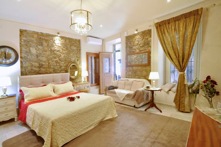 Venetian Suite Mitropolis New - Corfu