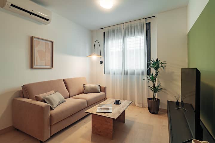 Los Olivos | 2-bedroom Apartment With Patio - Coria del Río