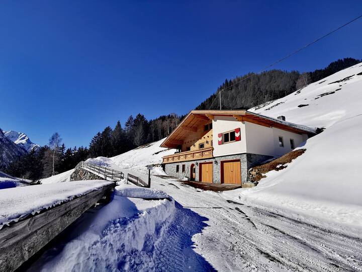 Alpenhoamatl - Hintertux Glacier