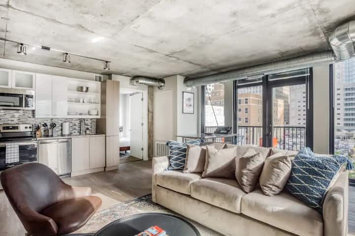 5th Floor 2br | Gym | Pool | 1 Mile To Us Bank - Minneapolis