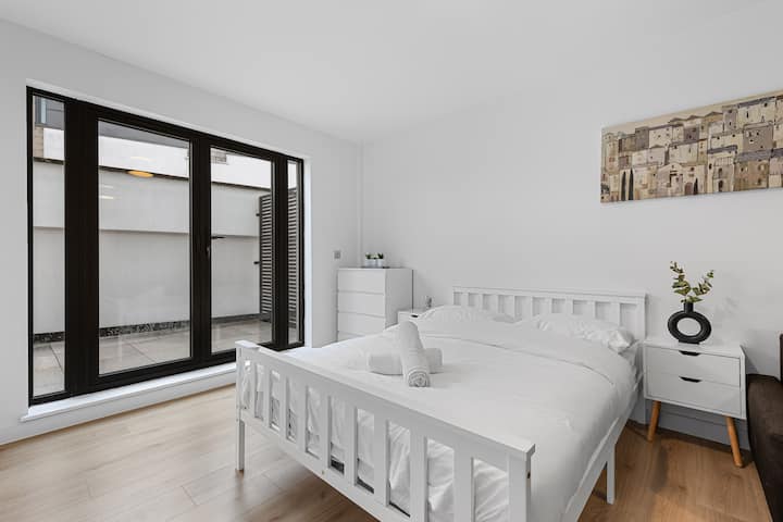 Spacious Sleep 14 1 Min From Tooting Station Mr3 - Croydon