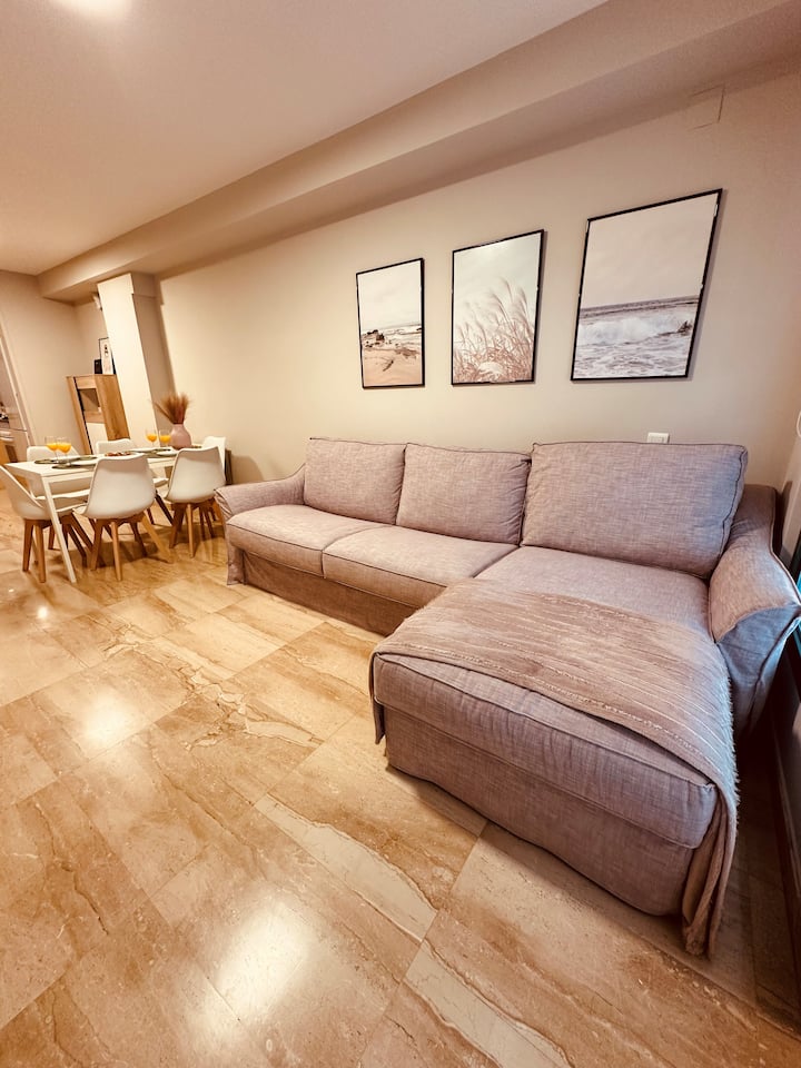 Dolce Gava
Junto Estación, A 15 Min De Bcn - Castelldefels