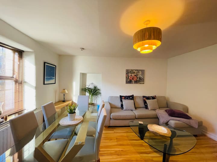 Cosy & Bright Apt For 4 + Free Parking - Bakewell