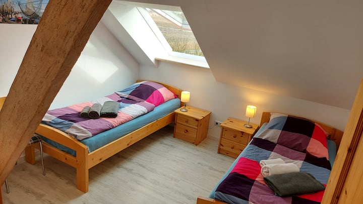 Gästezimmer Nr 6, 2 Einzelbetten - Greetsiel