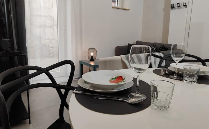 Appart, 50m2,sdd, Cusine, Living,2lits Jard. Pkg - Charleroi