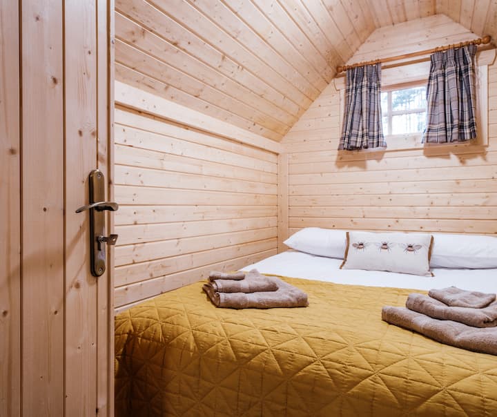 Eco Luxury Cabin Ref R | Sleeps 4 | Cairngorms - Aboyne