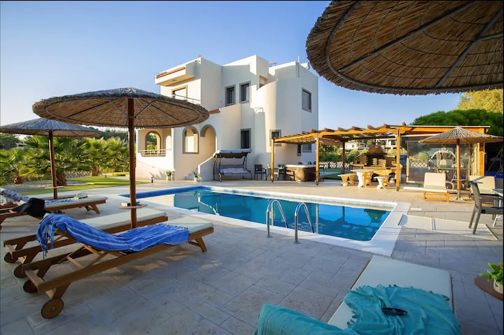 Sun's Reach Luxury Villa By Renthub - Faliráki