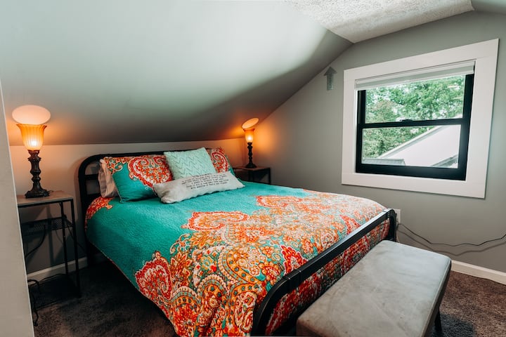 Cozy Cottage Room Retreat - Gallatin, TN
