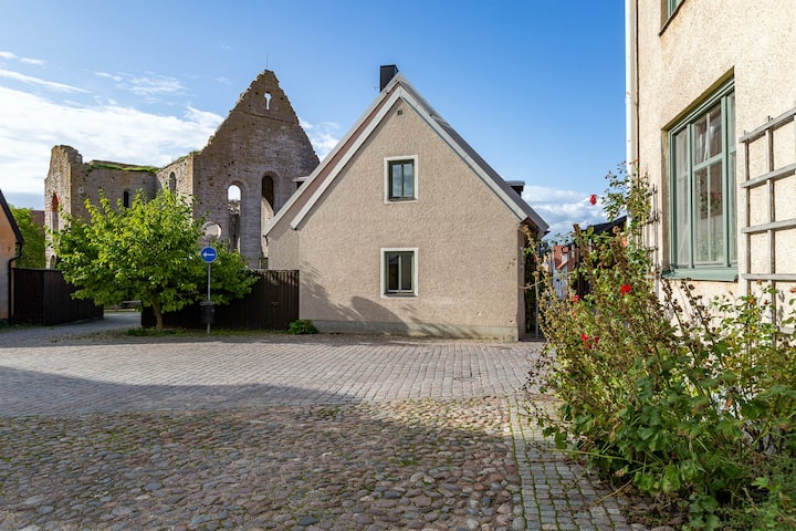 Drömboende Vid S:t Clemens Ruin - Visby