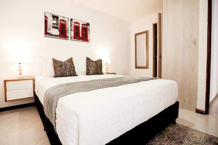 Hermoso Apartamento En El Poblado - Medellín