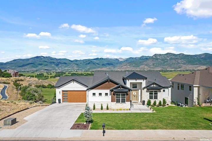 Mountains And Horses And Deer, Oh My! - Midway, UT