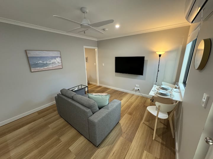 Guest House In Pearsall - Kingsley