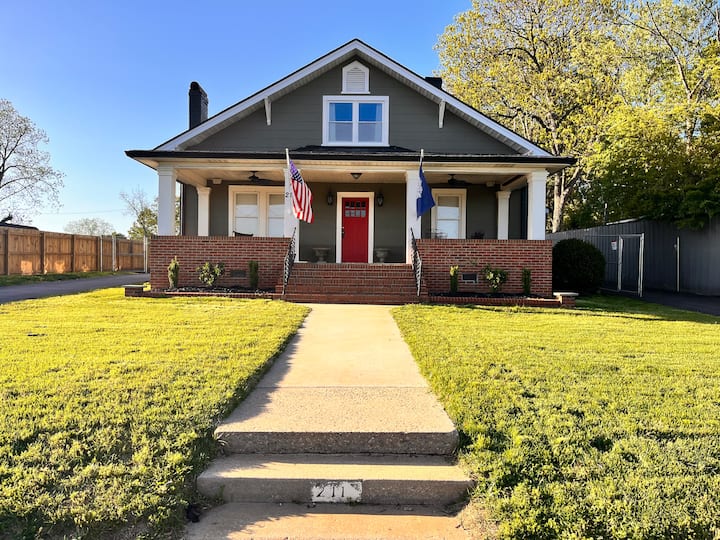 Manor On Main - Downtown Easley - Easley, SC