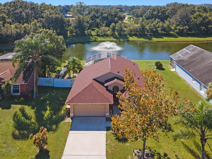 Mickey’s Lakeside Villa W/ Pool Near Disney! - Kissimmee, FL