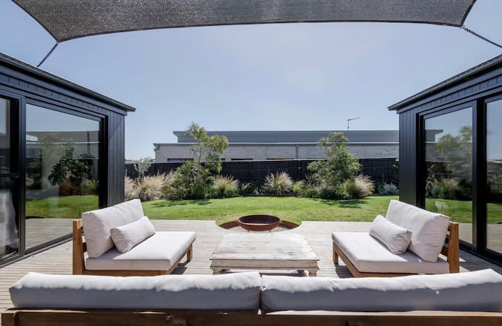 Idyllic Views Moments From Iconic Beach & Precinct - Jan Juc