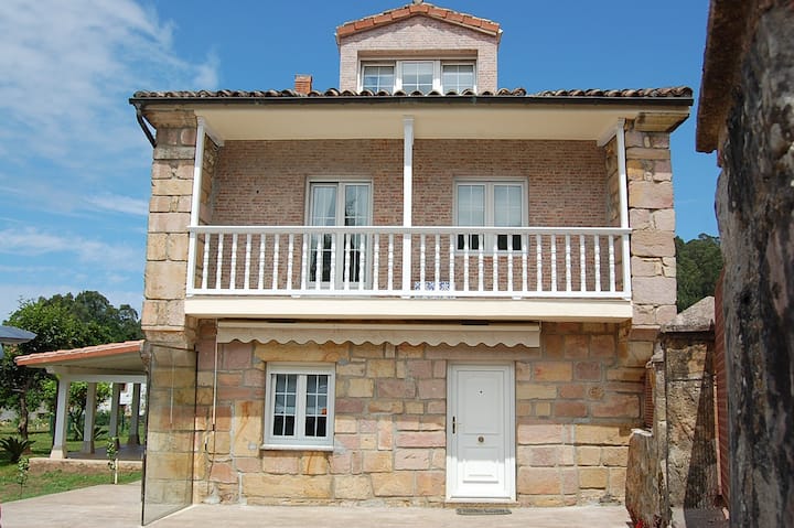 La Casuca Del Músico - Comillas