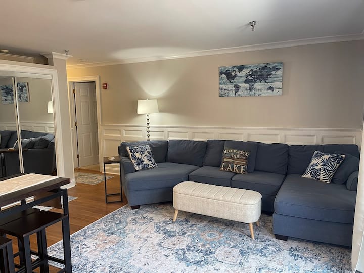 2 Bedroom, Pool, Concerts, Close To Weirs Beach! - Gilford, NH