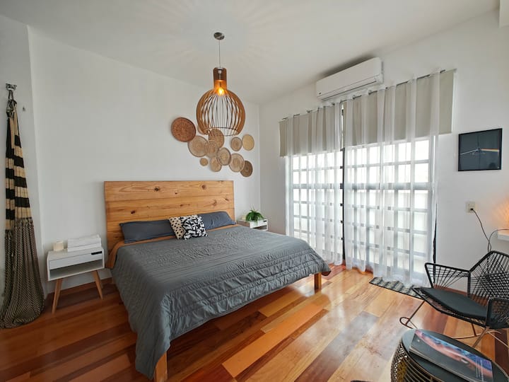 New Lovely Loft In Downtown W/ King Bed + Ac - Monterrey