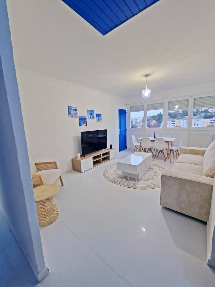 Bright & Spacious 2-bed Near Grasse Station - Grasse