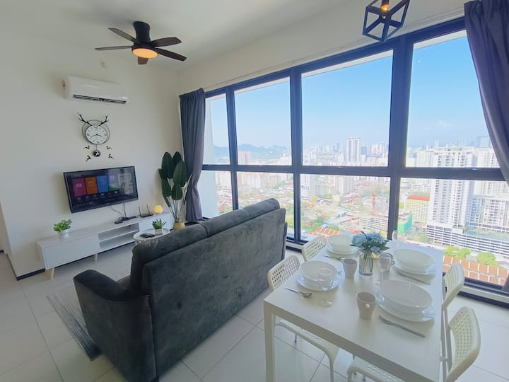 *Infinity Pool* 11 Pax, 3 Bedrooms, 2 Car Parks - Penang