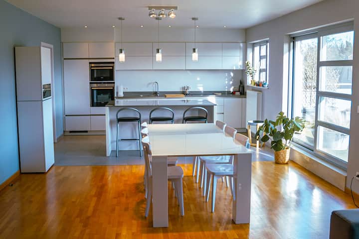 Modern Appartement, Ruim Terras & Laadpaal Auto - Beringen