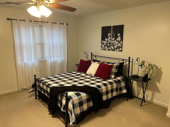 2 Bed Townhome With Garage - Charleston, WV