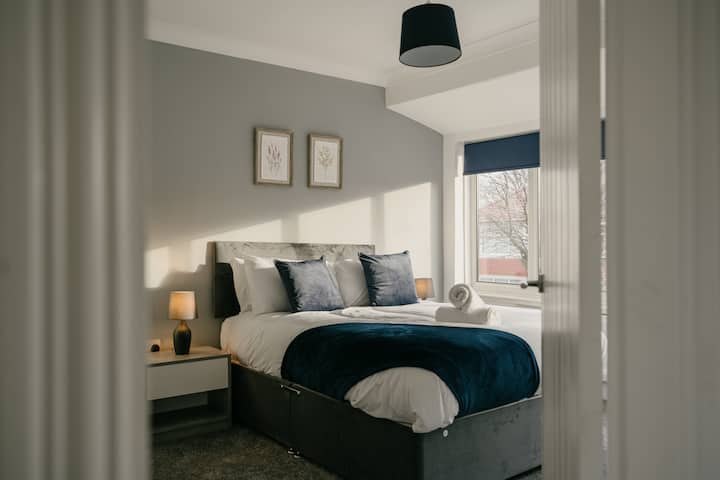 Canterbury House | Horizonstays - Redcar