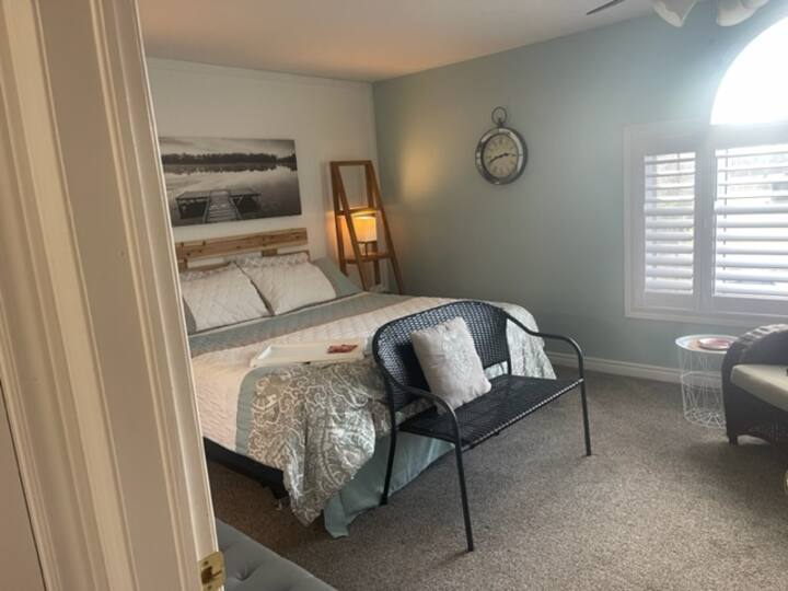 "The Loft" - Welland