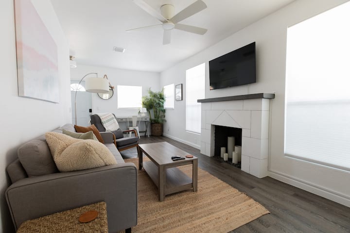 Beach Cottage Steps From Downtown & Amazing Tacos! - Atlantis, FL