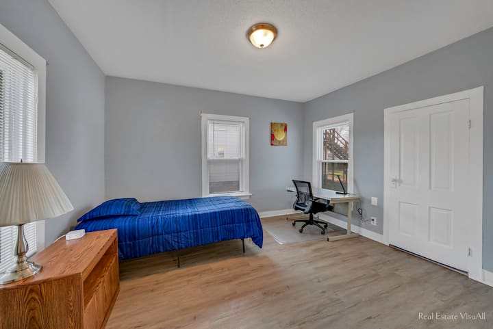 Cozy Little Home In Dekalb, Il Room #4 - DeKalb, IL