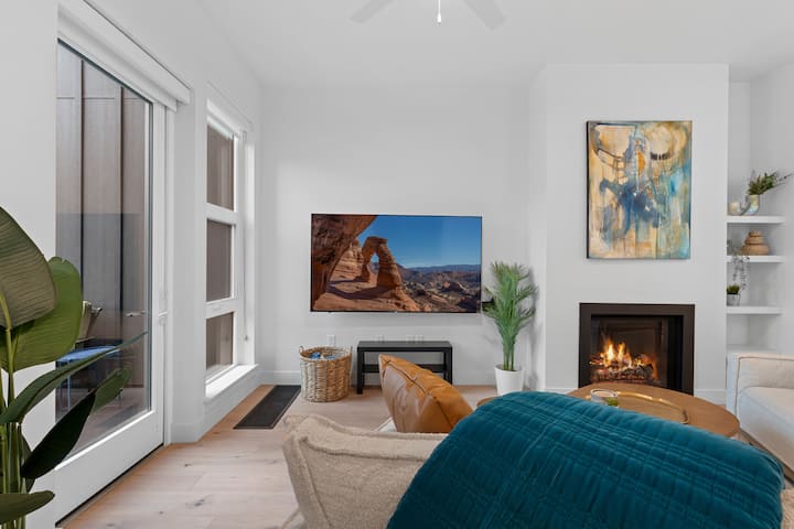 Downtown Lux Townhouse 3bd/4ba 2 King Bed, Garage - Salt Lake City, UT