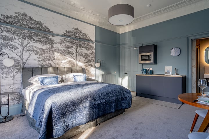 Bluebell Boutique Studio Paisley |Glasgow Airport - Paisley