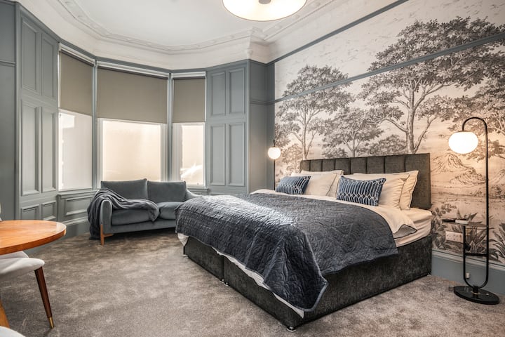 Bluebell Boutique Studio Paisley |Glasgow Airport - Glasgow Airport (GLA)