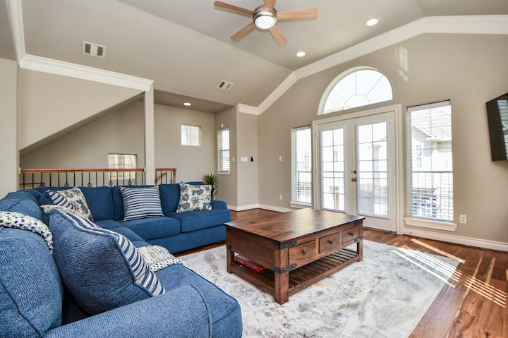 Gateway To Elevated Living In The Heart Of Houston - Houston, TX