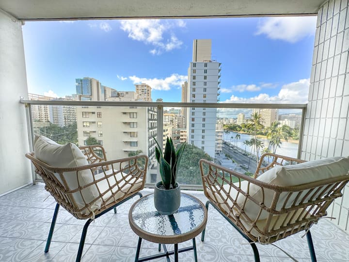 Makana Hideaway | Steps To Beach & Dining! - Honolulu