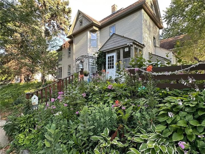 Central Comfort In Minneapolis - Minneapolis, MN