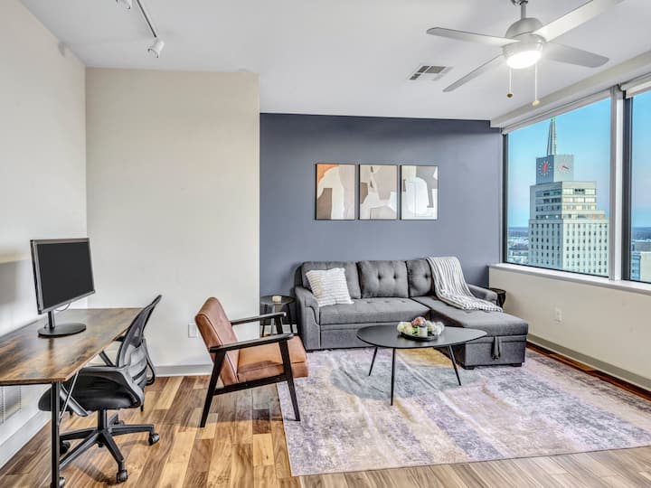 Apartment Kingbed+parking+pool+gym+cityview+2tv's - Dallas, TX