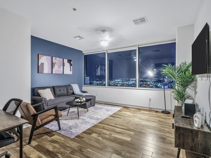 Apartment Kingbed+parking+pool+gym+cityview+ 2tv's - Dallas, TX