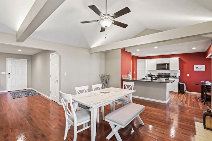 Charming 3br 2ba Home With Deck - Lake Springfield, MO