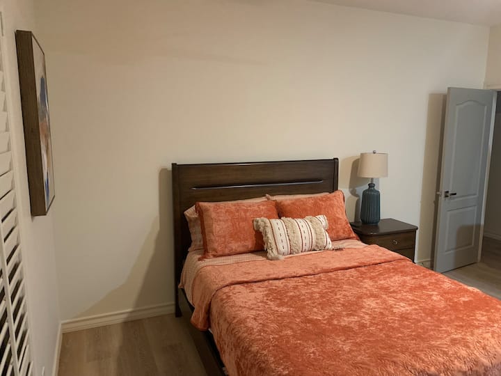Quiet, Private, Clean - Room #2 - Midland, TX