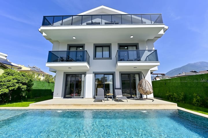 Fethiye Merkezde 8 Kişilik Villa - Fethiye