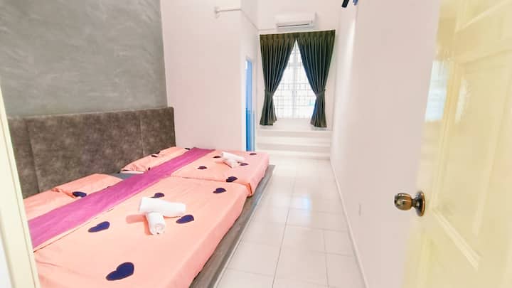 Kulai 11pax 3r Singlestoreyhouse Near Senaiairport - Kulai
