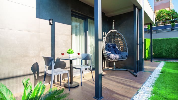 Md G02 Xl Gardenfloorsuit 1+1, Konyaaltı Sahilinde - Antalya